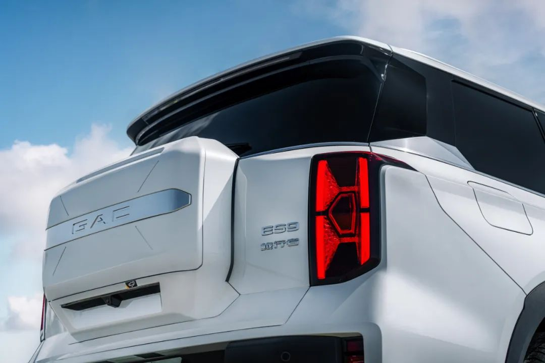 【华洋广汽传祺】 ES9众目关注 满电登场 提前预订 - 山西华洋集团